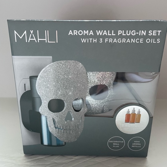 mahli | Accents | Mahli Skull Halloween Aroma Wall Plugin Set W 3 ...
